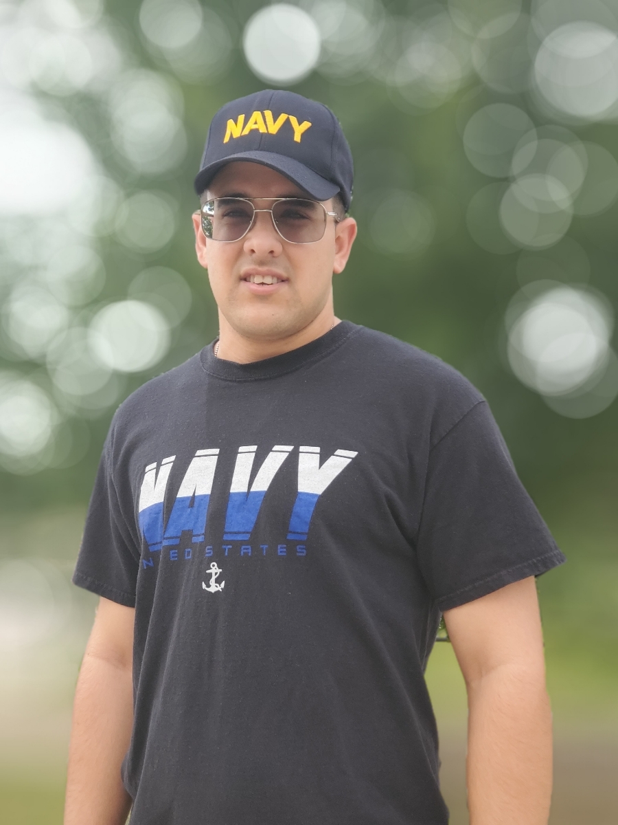 Anthony López: Desde Hershey hasta Louisville, sirviendo a la Marina de ...
